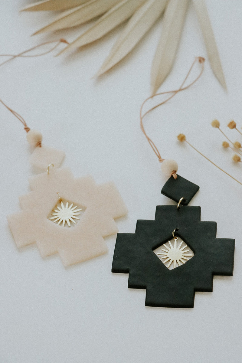 Aztec Sun Essential Oil Car Diffuser – DayCrafter